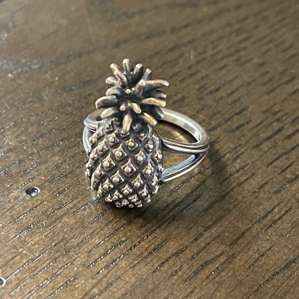 James Avery Pineapple Retired Ring - Gem